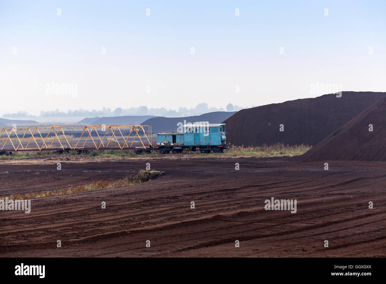 Old tractor peat hi-res stock photography and images - Alamy