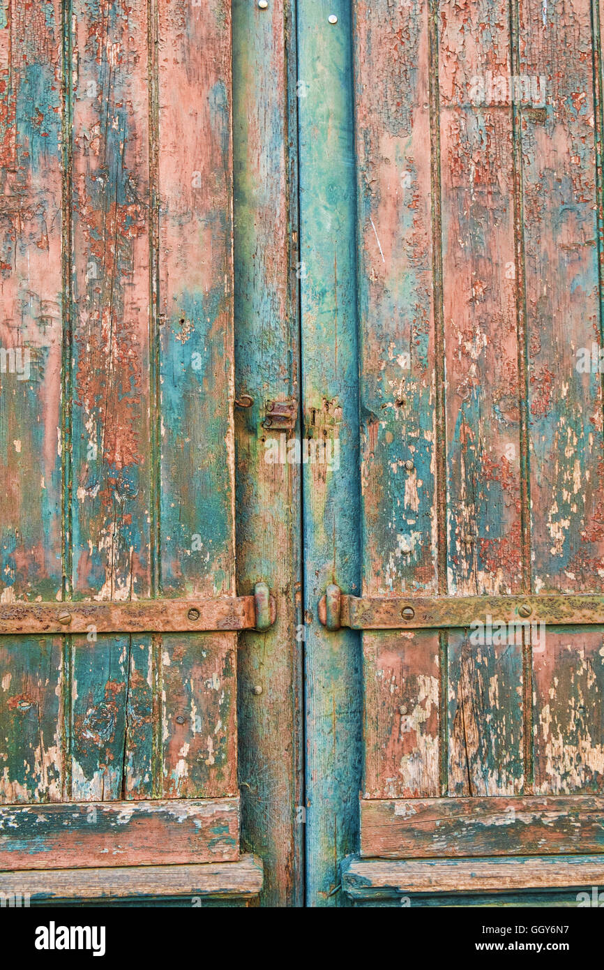 Cracked and peeling wood texture of an old door Stock Photo - Alamy