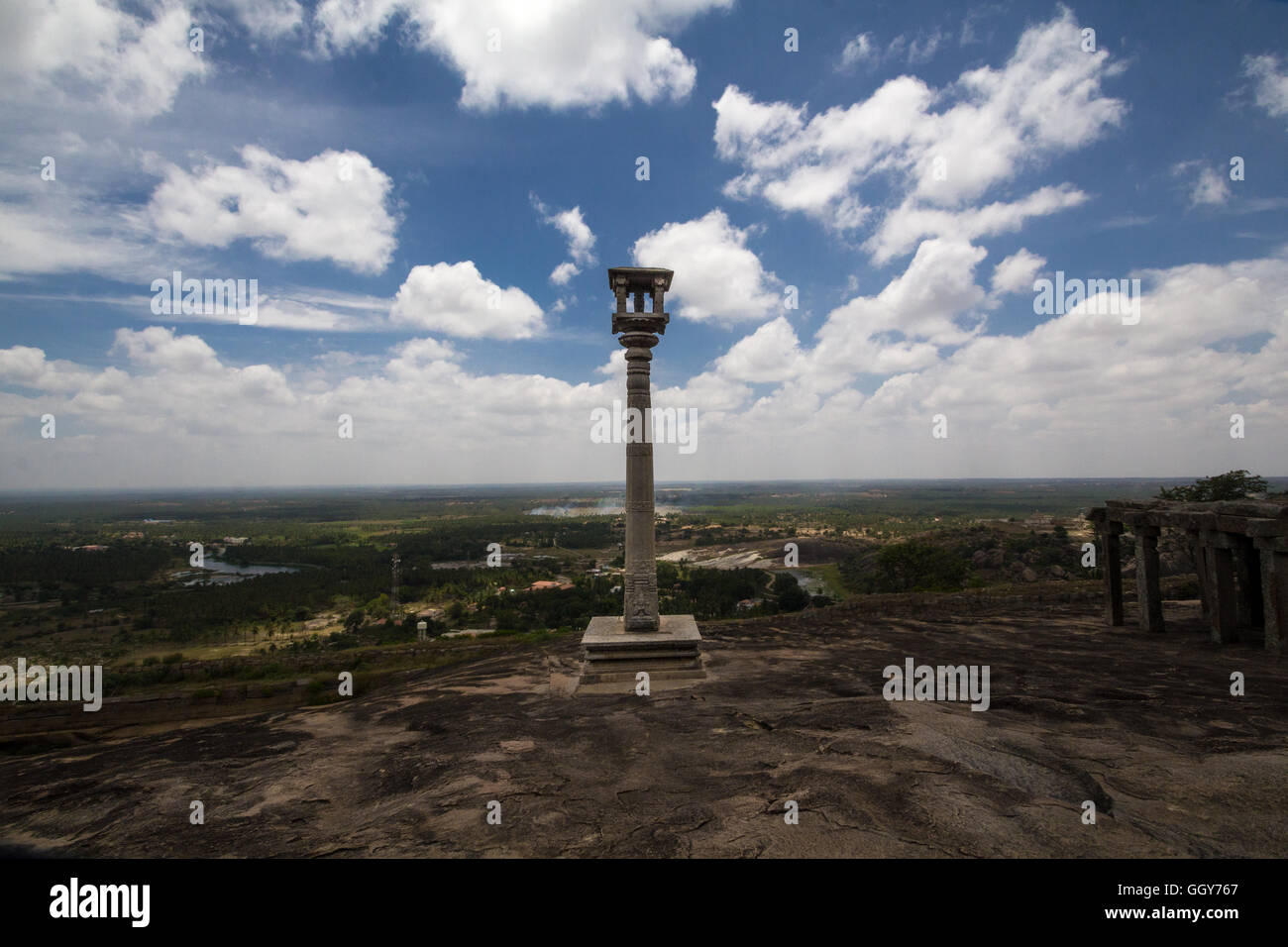 Sacred pillar outside Bahubali temple at Shravanabelagola, Hassan ...