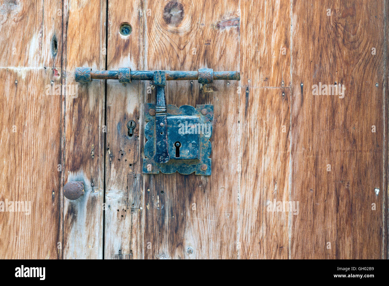 Padlock latch hi-res stock photography and images - Alamy