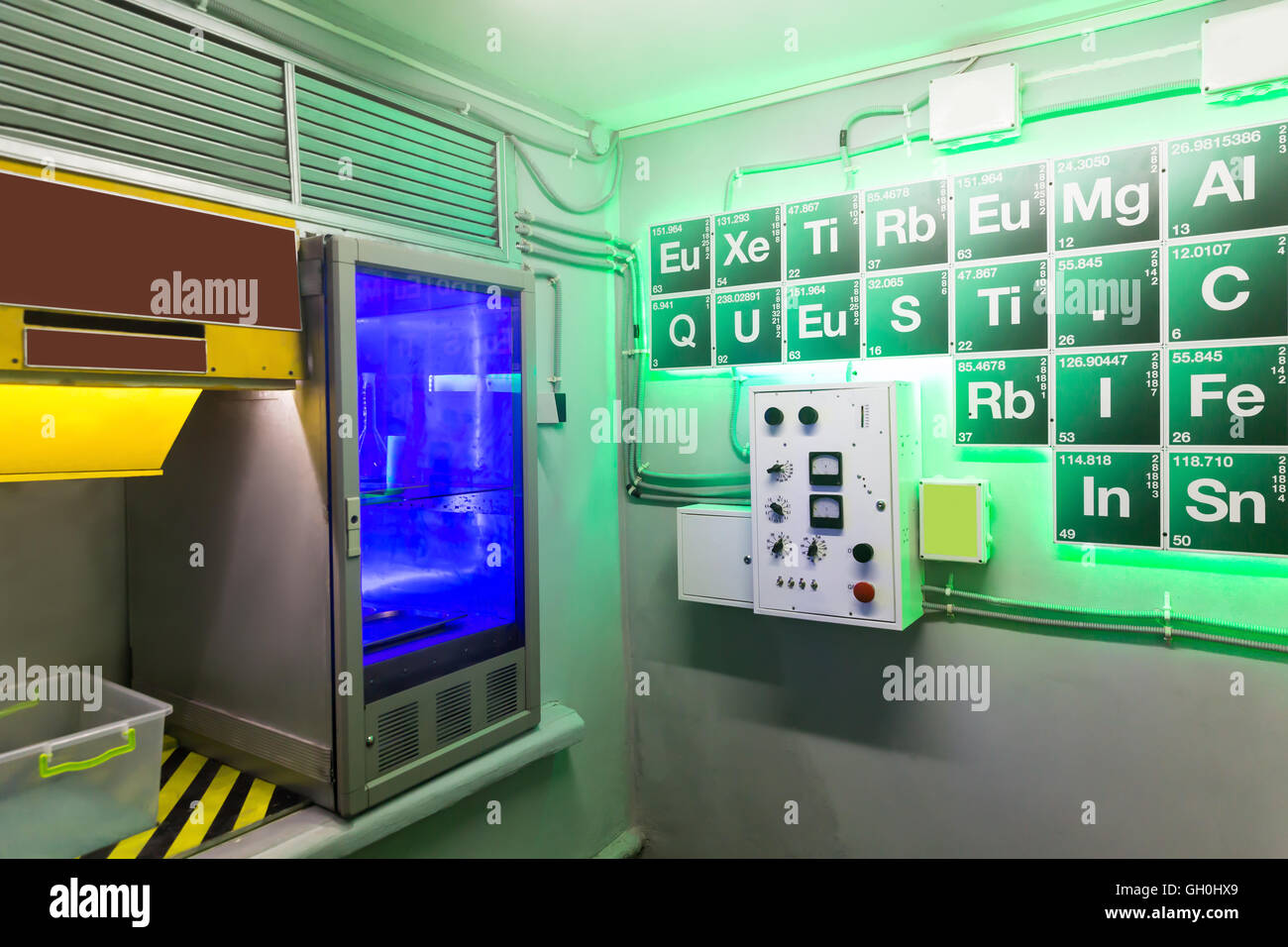 Radioactive lab hi-res stock photography and images - Alamy