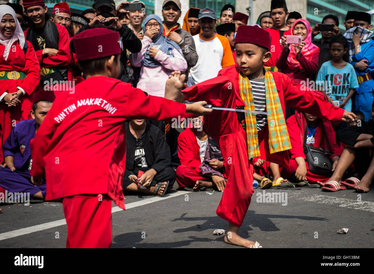 Pencak silat children hi-res stock photography and images - Alamy