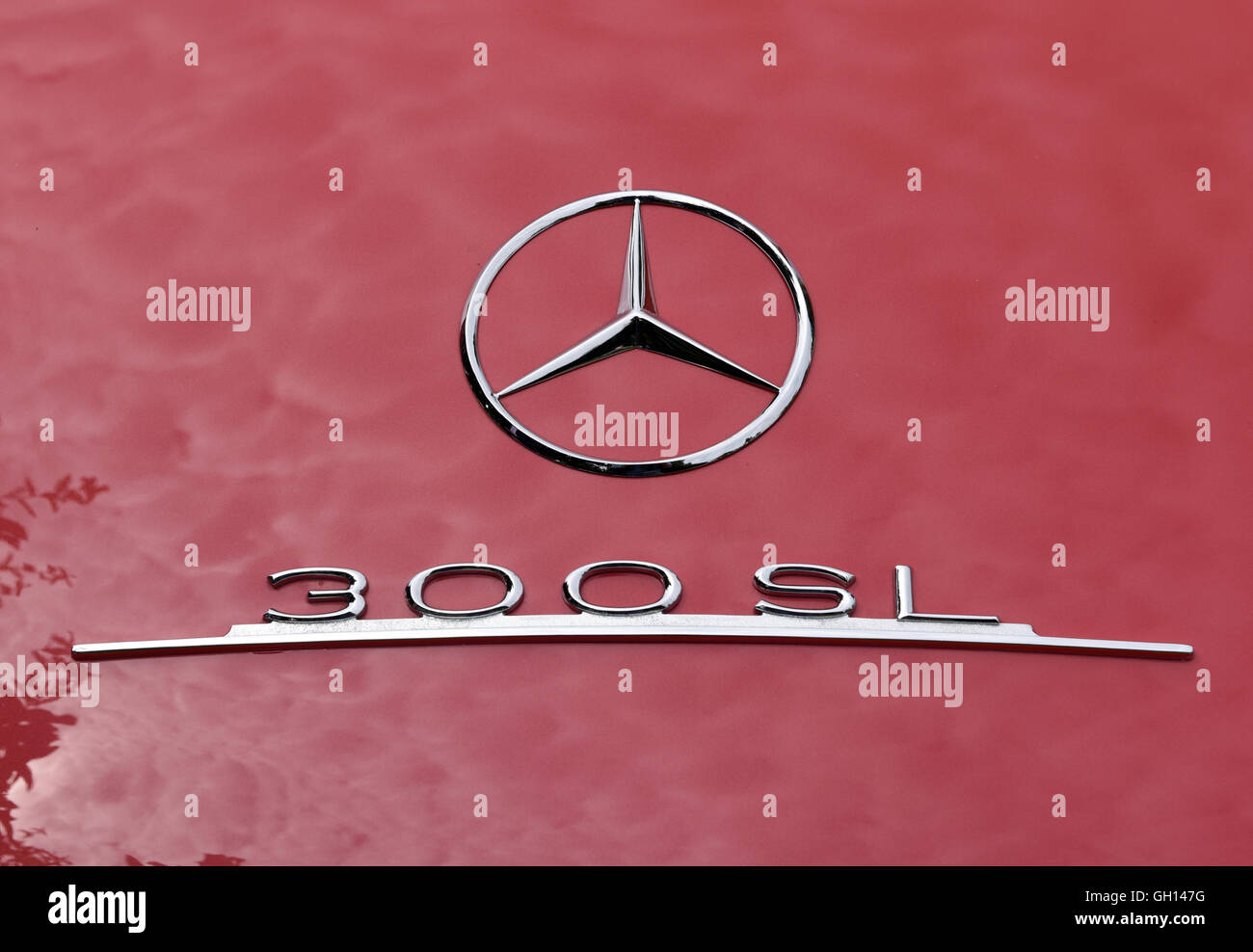 Juechen, Germany. 06th Aug, 2016. The logo of the Mercedes-Benz 300 SL ...