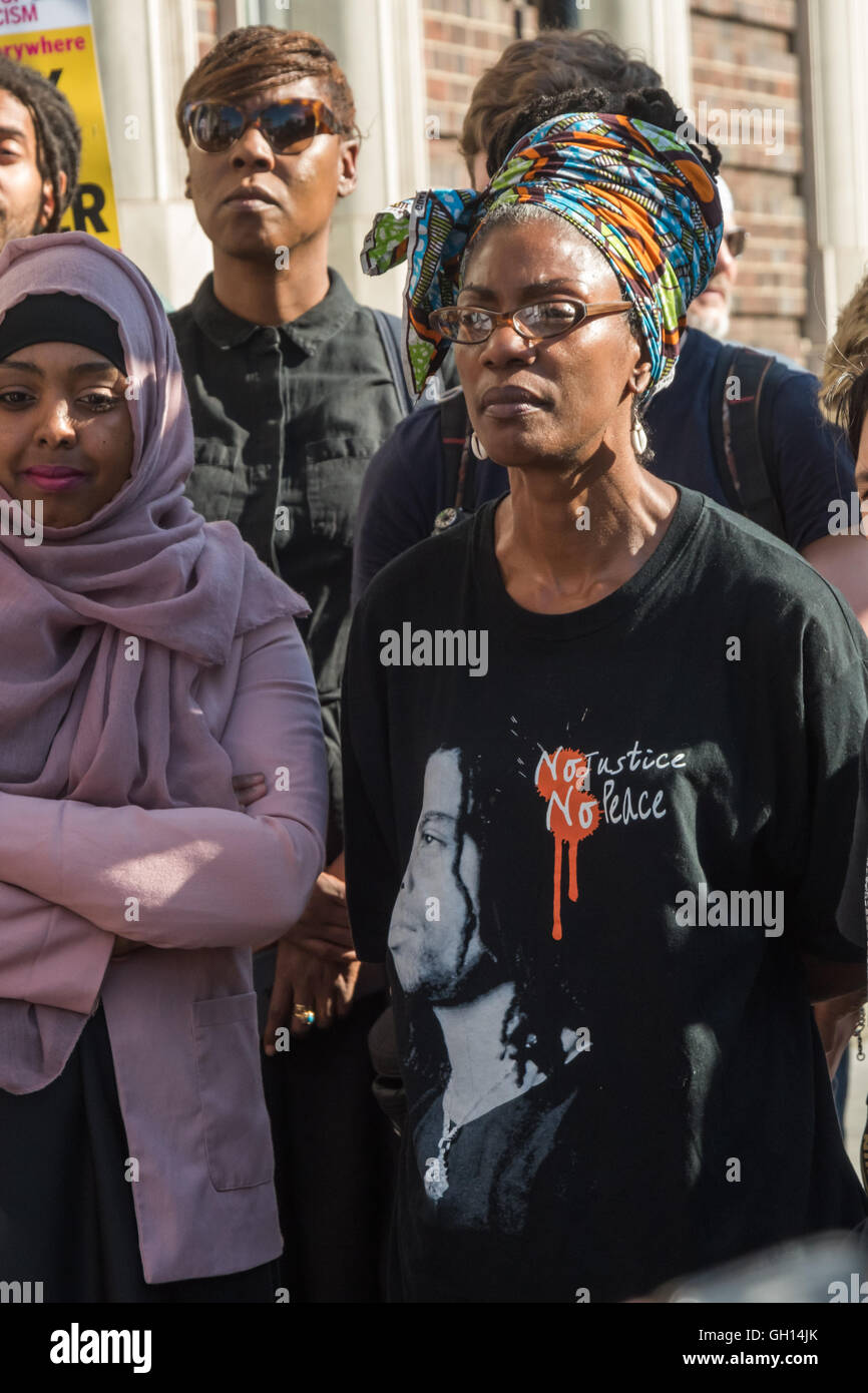 Procession continuing hi-res stock photography and images - Alamy