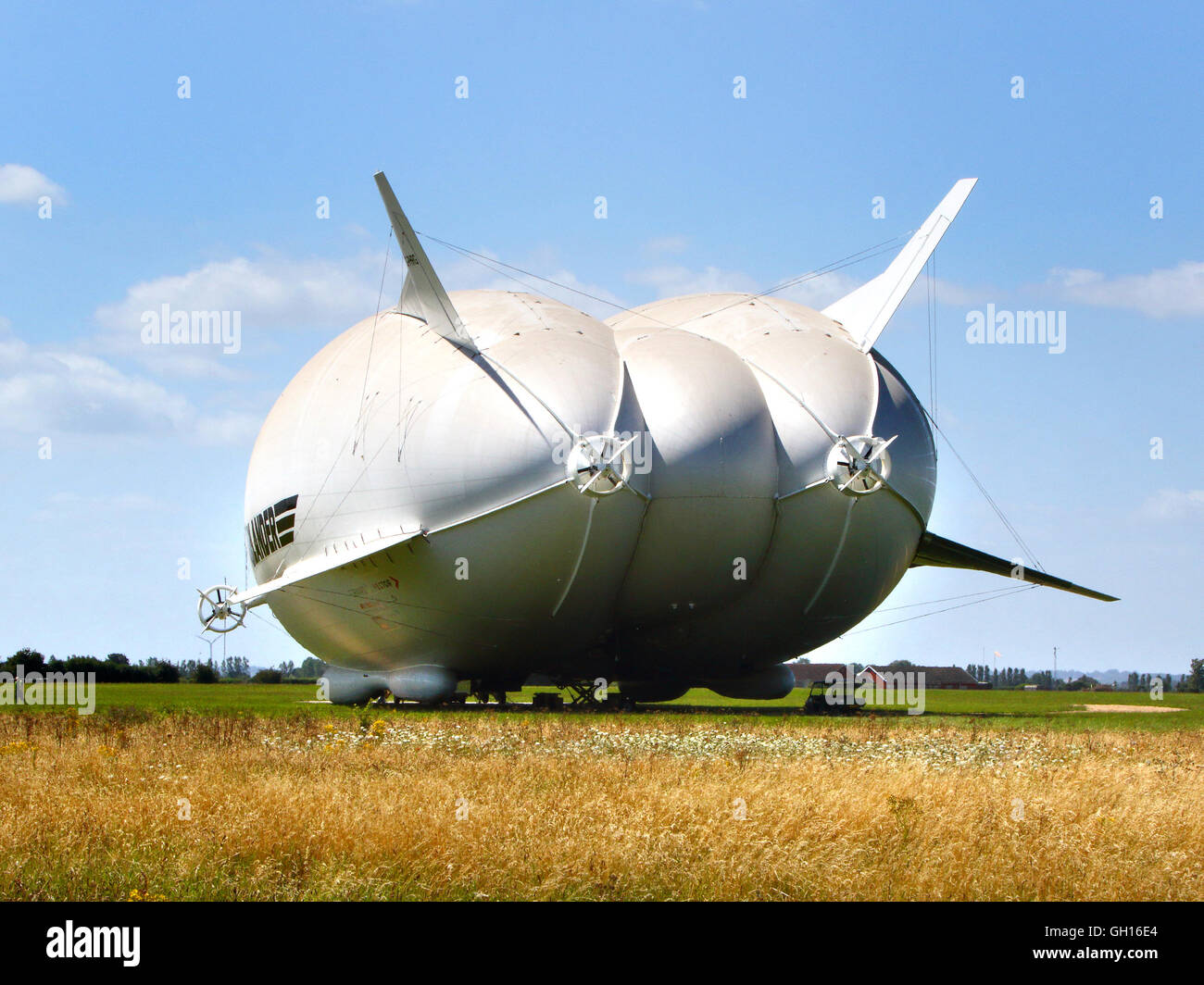 Worlds largest airship hi-res stock photography and images - Alamy