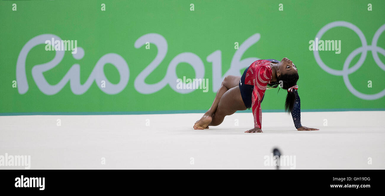 Simone Biles Rio Floor Exercise High Resolution Stock Photography and ...