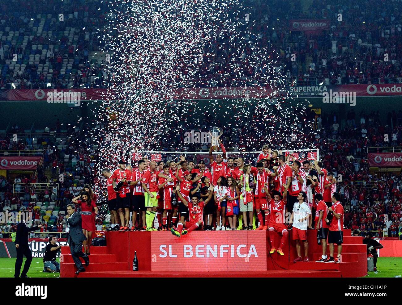 Portuguese cup trophy hi-res stock photography and images - Alamy