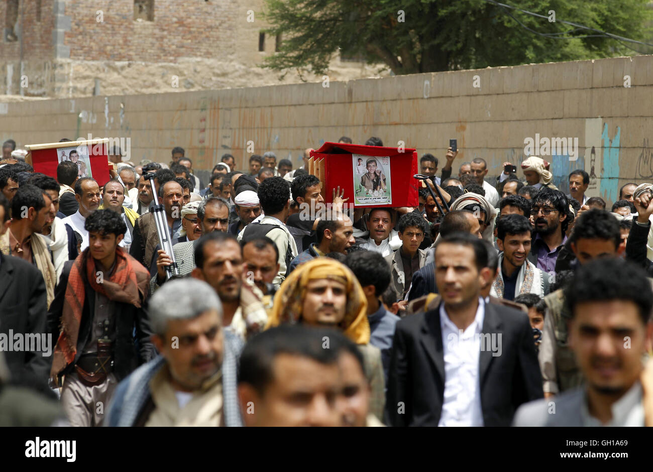 Saudi arabia yemen border hi-res stock photography and images - Alamy