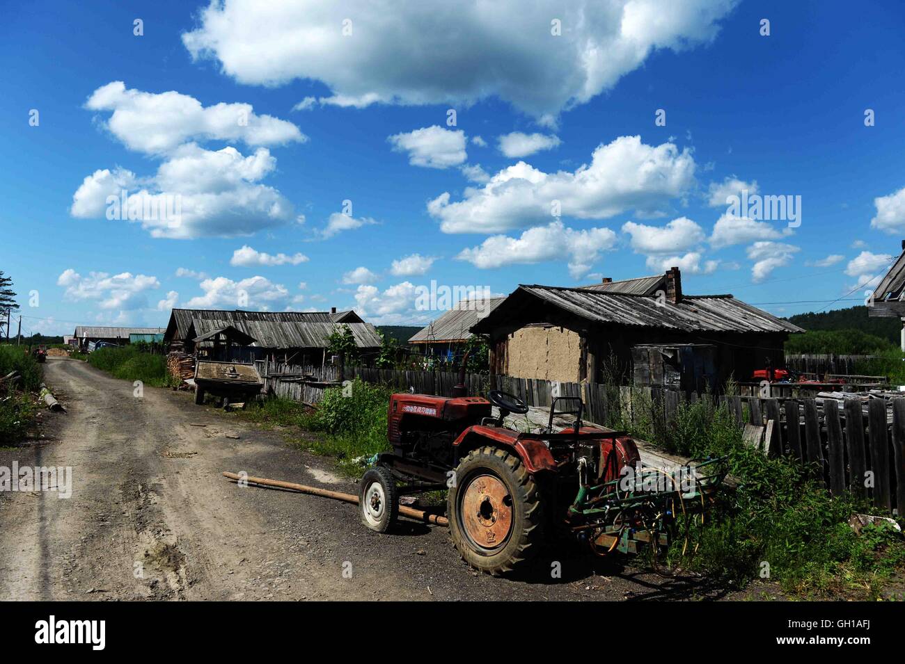 Mohe. 5th Aug, 2016. Photo taken on Aug. 5, 2016 shows houses and a ...
