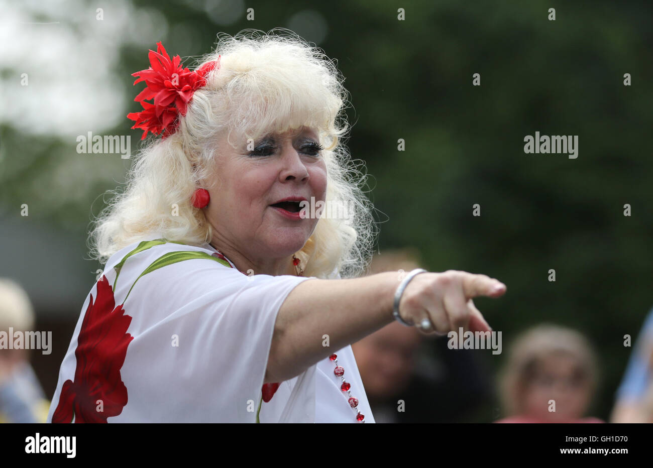 Bottrop, Germany. 6th Aug, 2016. Jury member Eva Jacobs posing with her ...