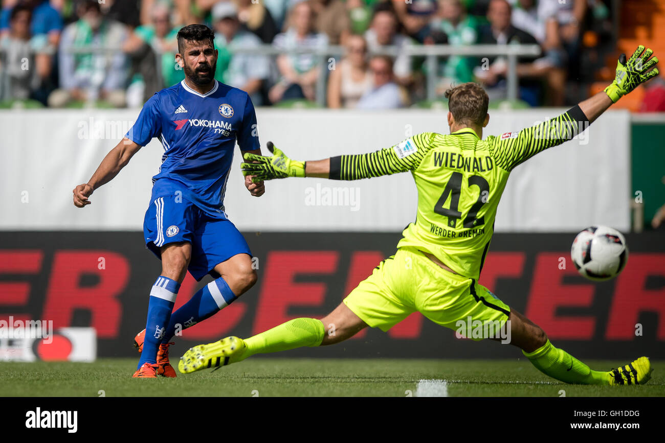 Bremen, Germany. 7th Aug, 2016. Bremen's goalkeeper Felix Wiedwald in ...