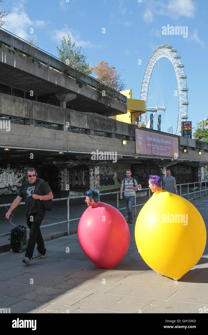 London, UK. 8th August, 2016. New York clown duo Acrobuffos speak to a ...