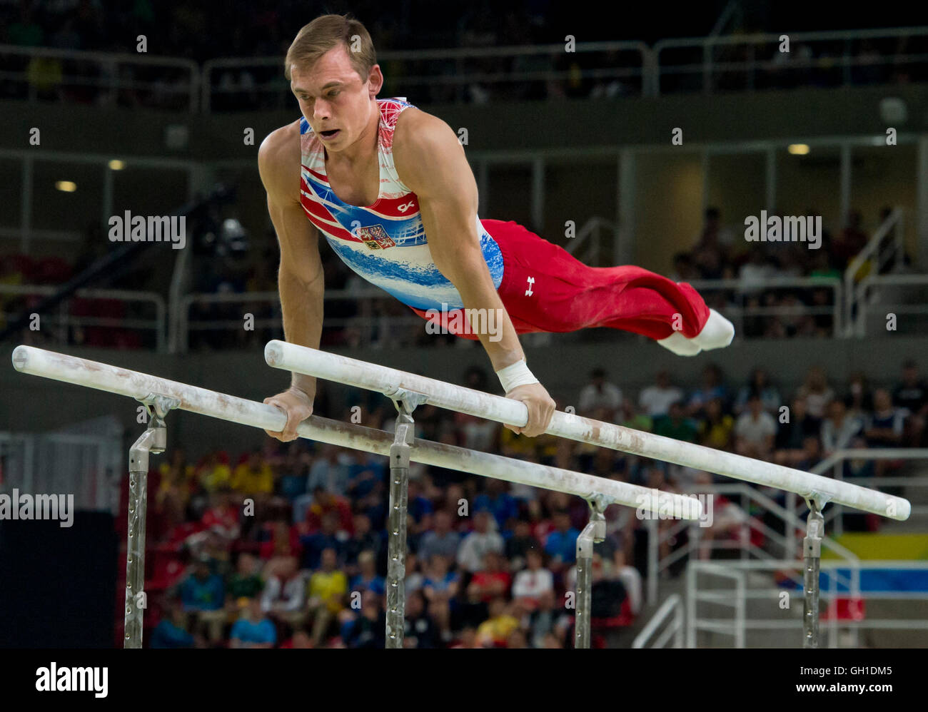 Parallel bars gymnastics olympics hi-res stock photography and images - Alamy