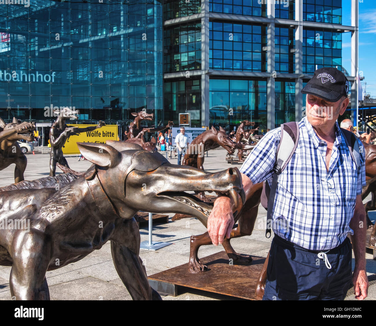 Old berlin hauptbahnhof entrance hi-res stock photography and images - Alamy