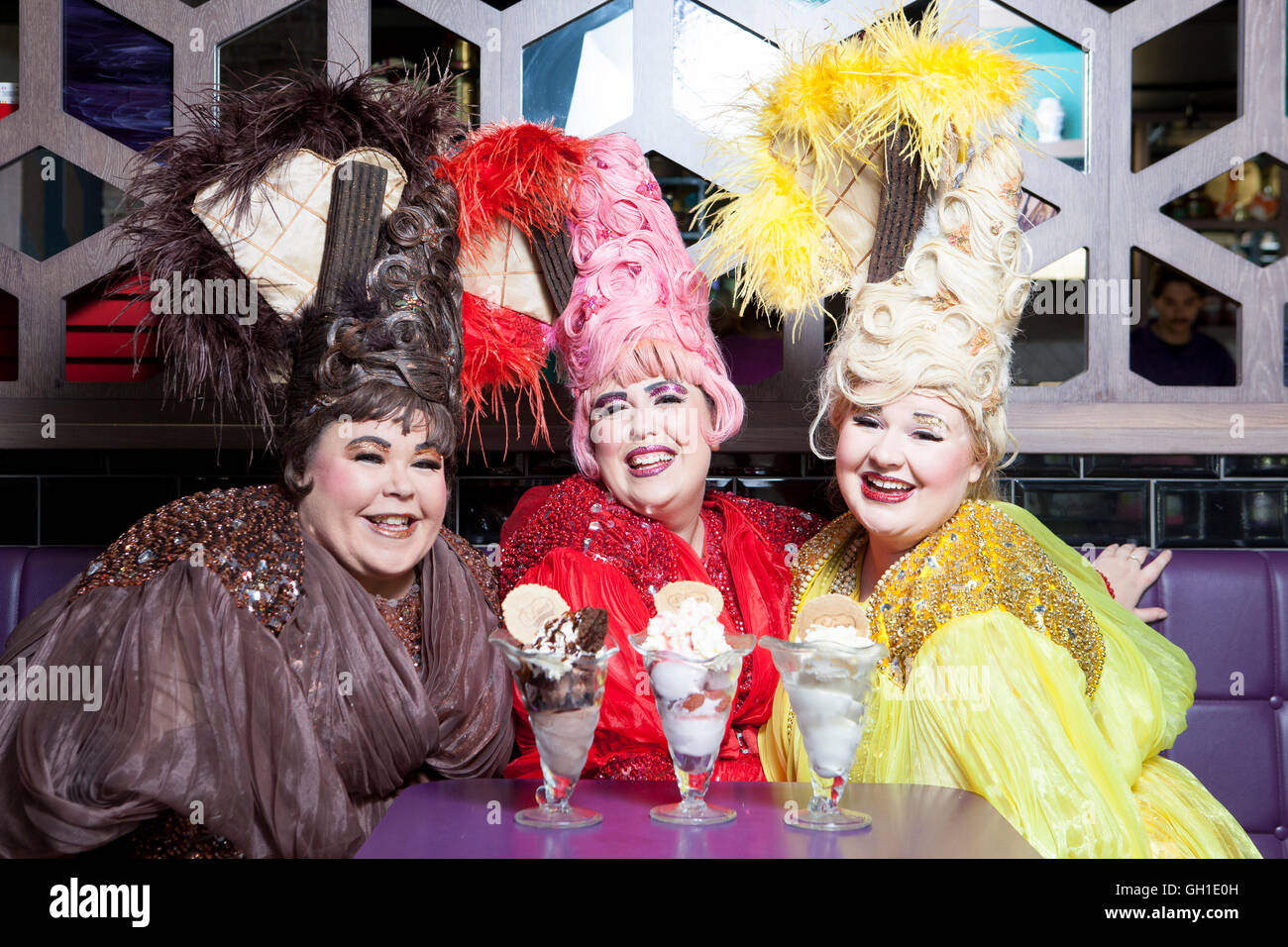 Edinburgh, UK. 8th August 2016. Press call Diva Las Vegas as part of ...