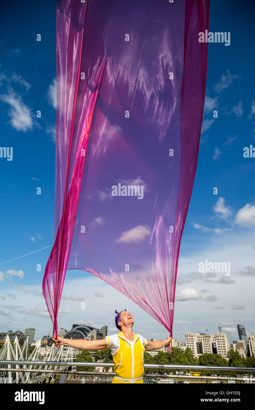 London, UK. 8th August, 2016. New York Clown Duo ‘Acrobuffos’ perform ...