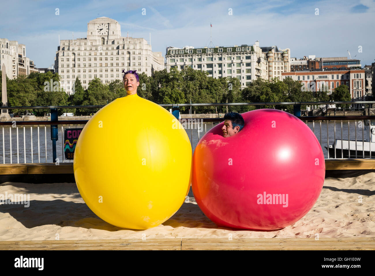 London, UK. 8th August, 2016. New York Clown Duo ‘Acrobuffos’ perform ...