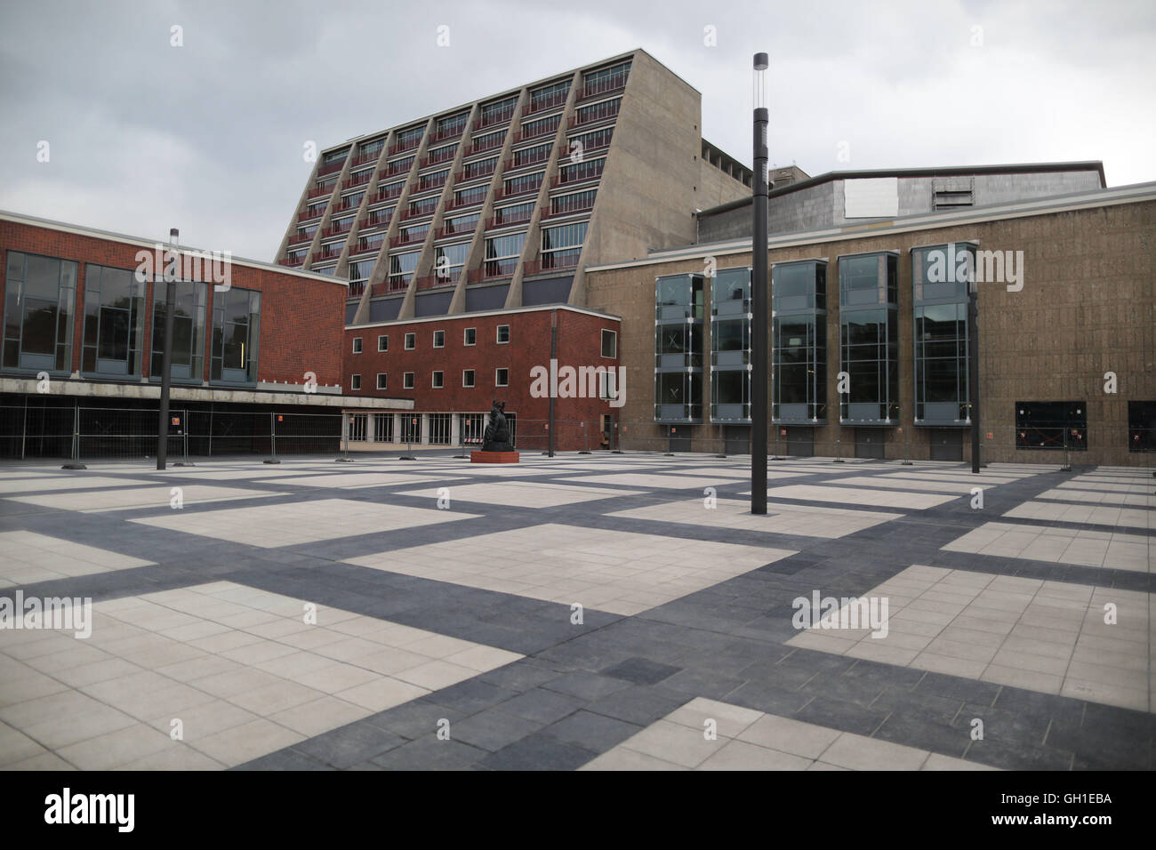 Cologne, Germany. 8th Aug, 2016. The opera in Cologne, Germany, 8 ...