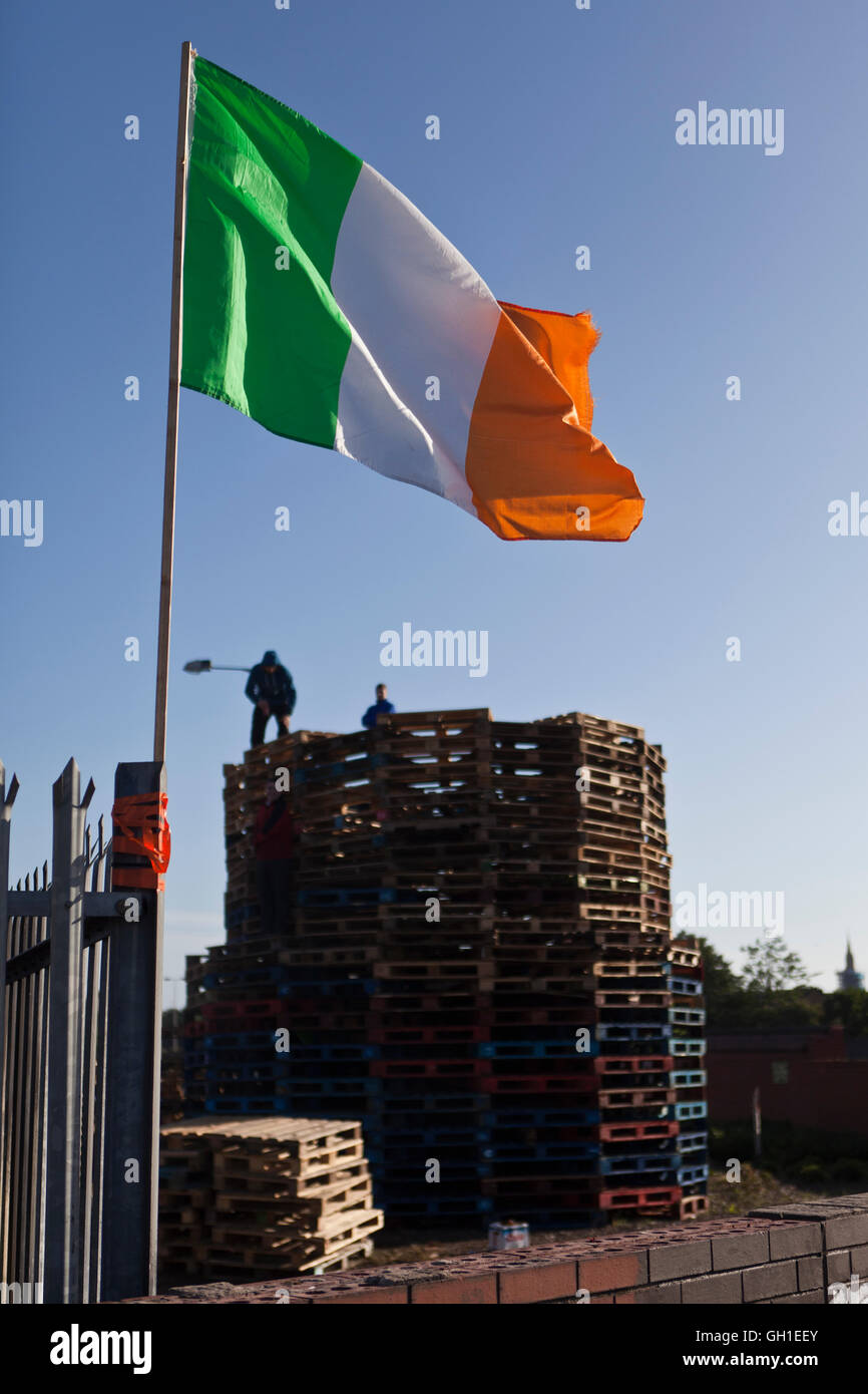 Completion 1971 hi-res stock photography and images - Alamy