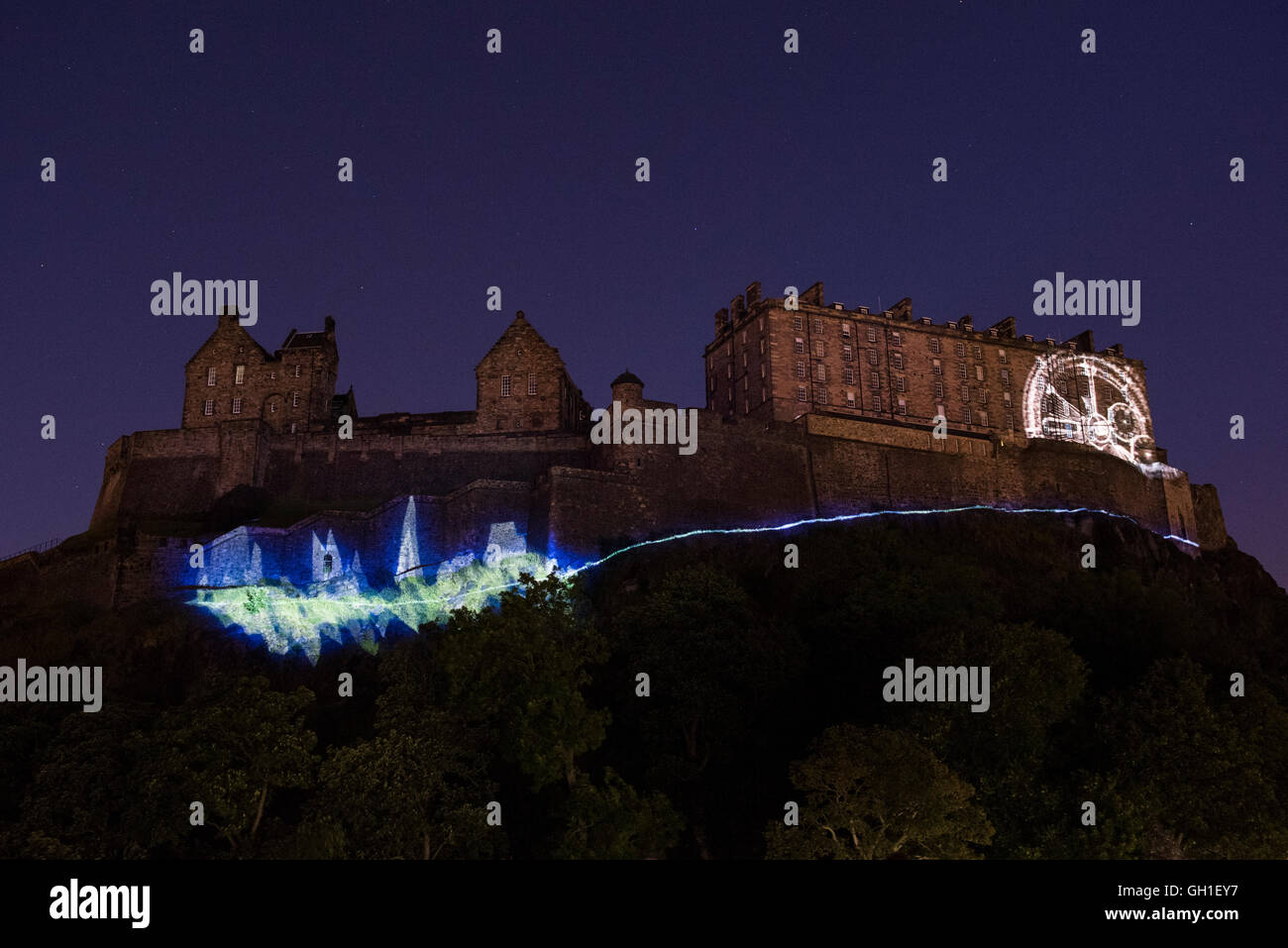 Edinburgh castle light show hi-res stock photography and images - Alamy
