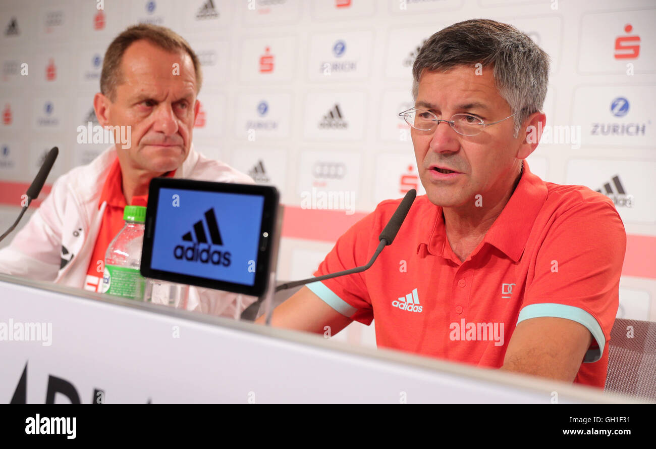 Alfons Hoermann (L), President of the German Olympic Sports Association ...