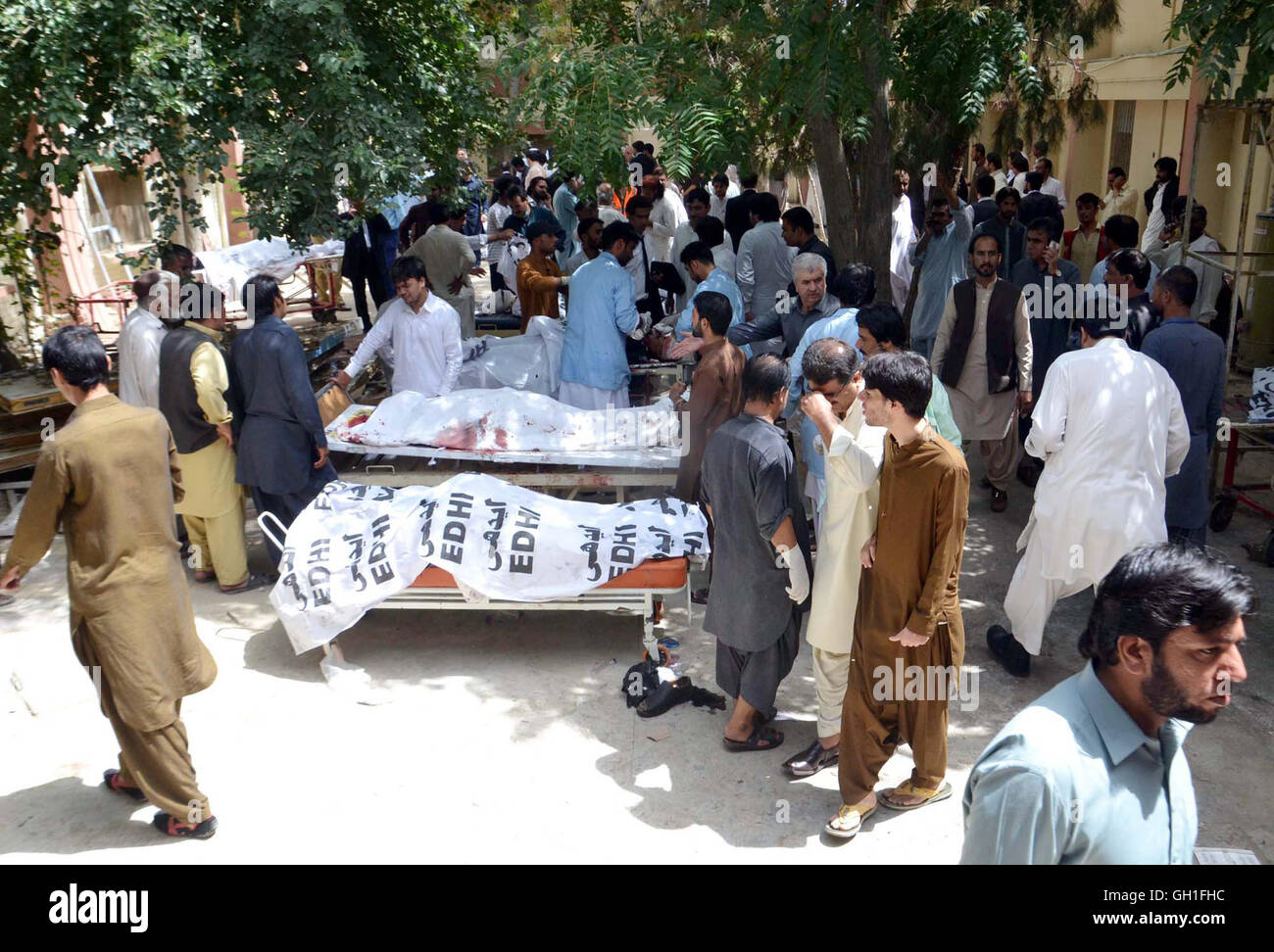 Bomb blast dead bodies hi-res stock photography and images - Alamy