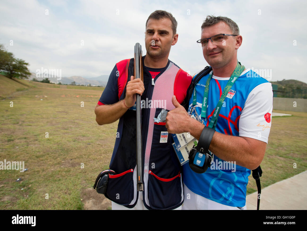Rio De Janeiro, Brazil. 08th Aug, 2016. David Kostelecky (left) and his ...