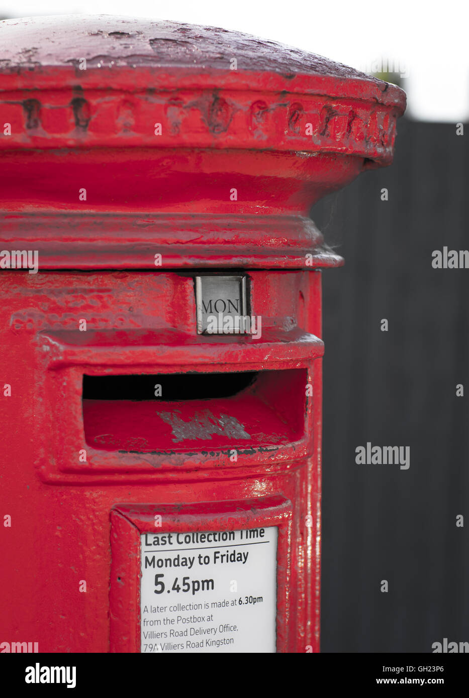 English Red Mail / Post Box, UK (London). 2016 Stock Photo - Alamy