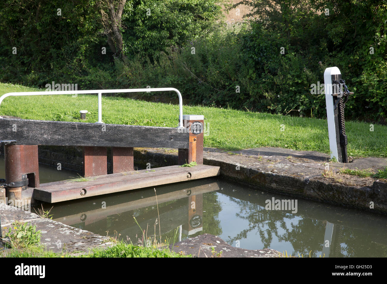 Tapton lock chesterfield canal hi-res stock photography and images - Alamy