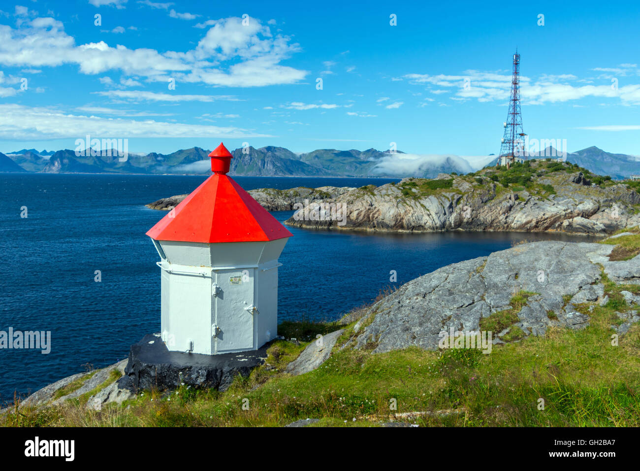 A beacon light lighthouse at Henningsvaer, Lofoten, Arctic Norway Stock ...