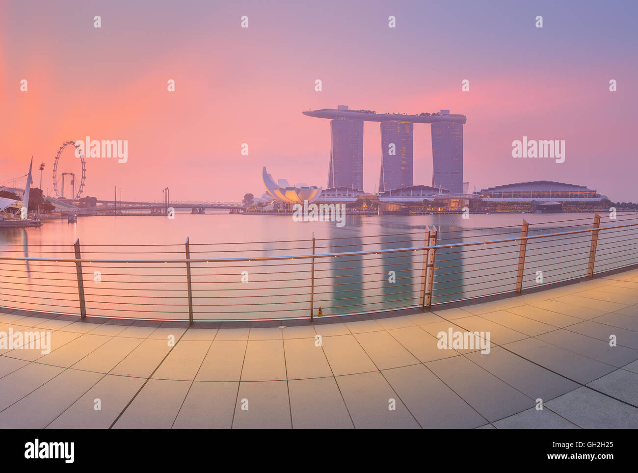 Singapore Skyline and view of skyscrapers on Marina Bay Stock Photo - Alamy