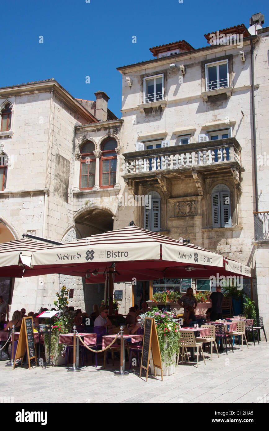 Restaurants in the centre of Split, Croatia Stock Photo - Alamy