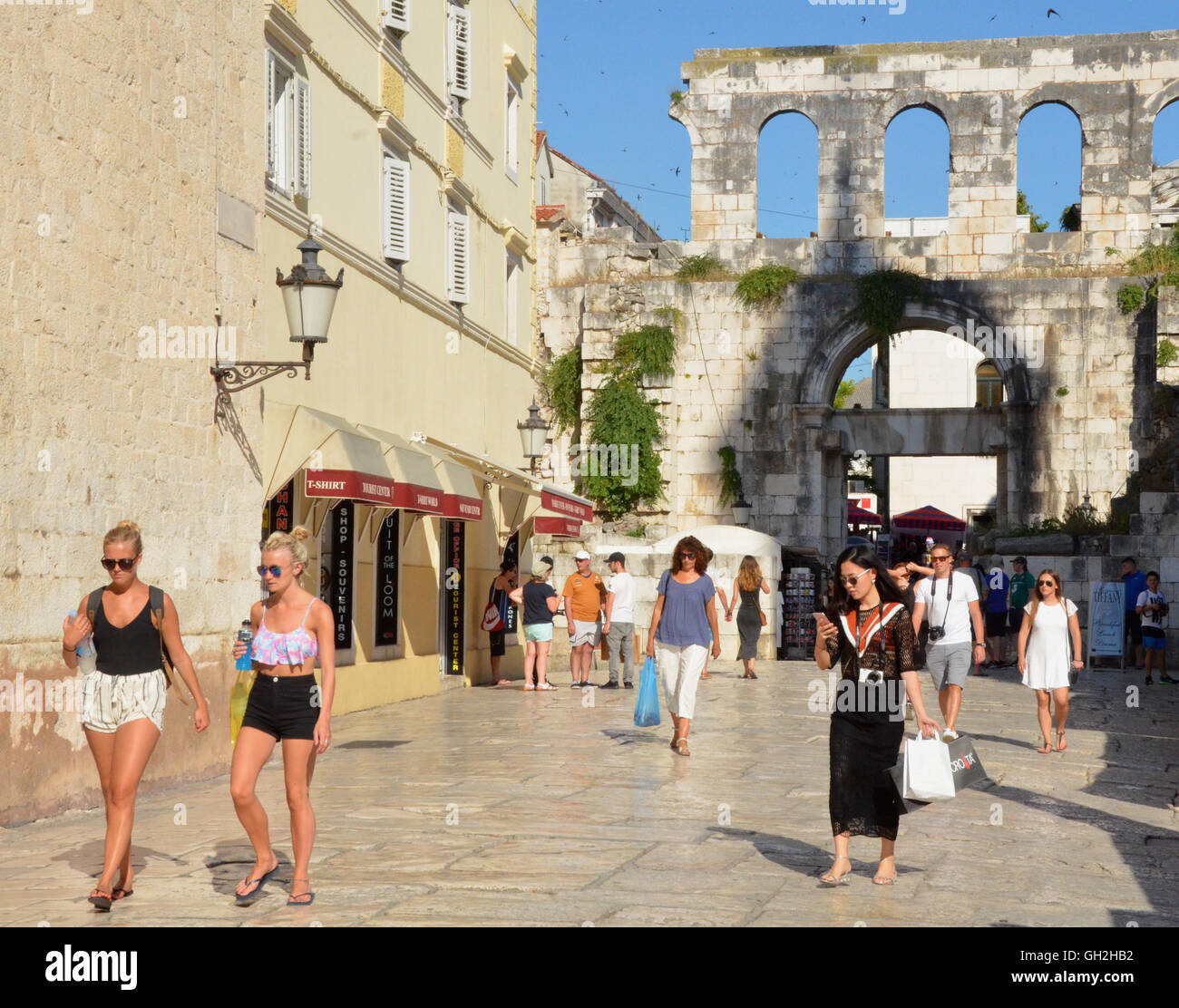Sliver gate hi-res stock photography and images - Alamy