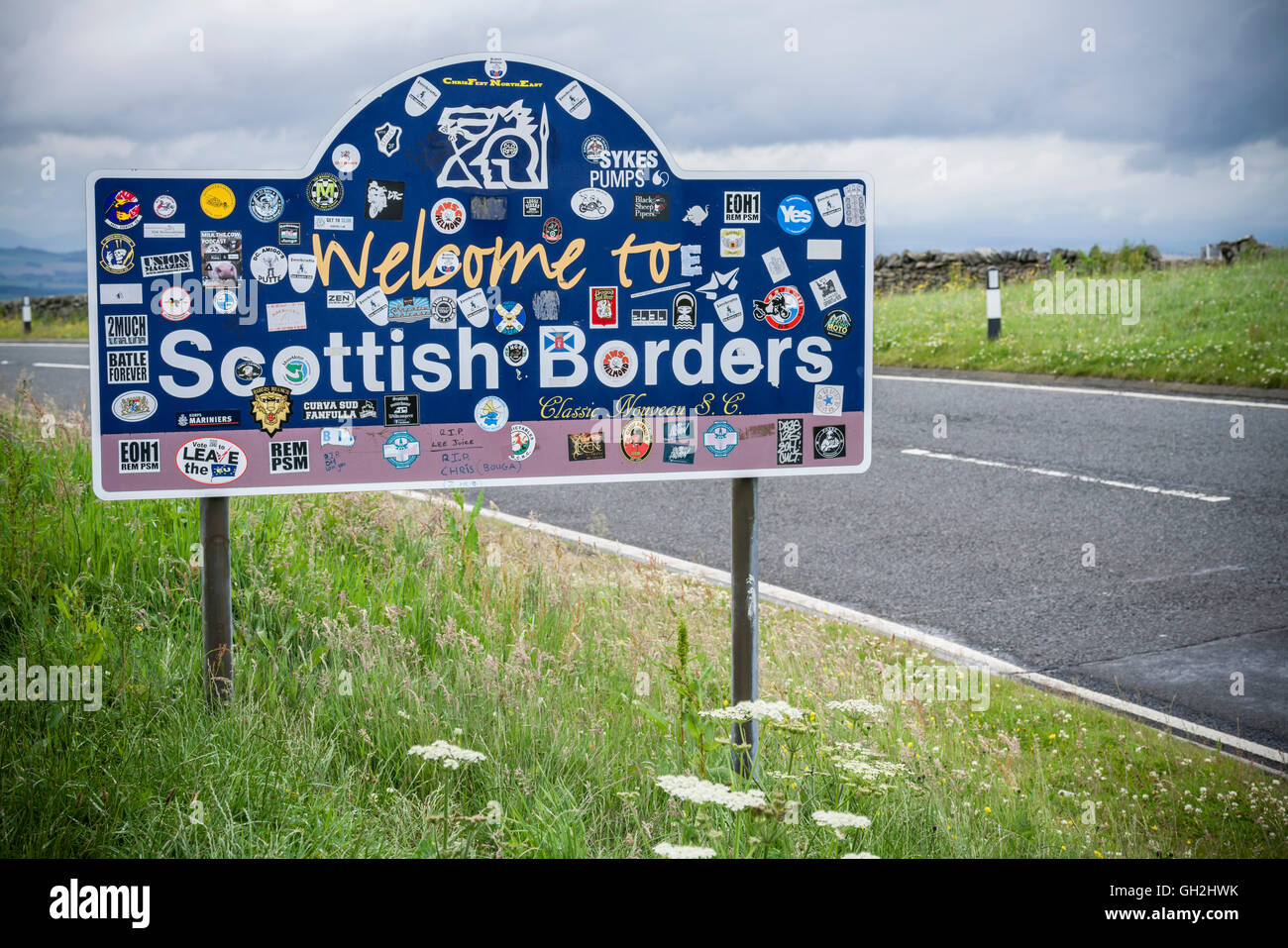 Scottish border sign hi-res stock photography and images - Alamy