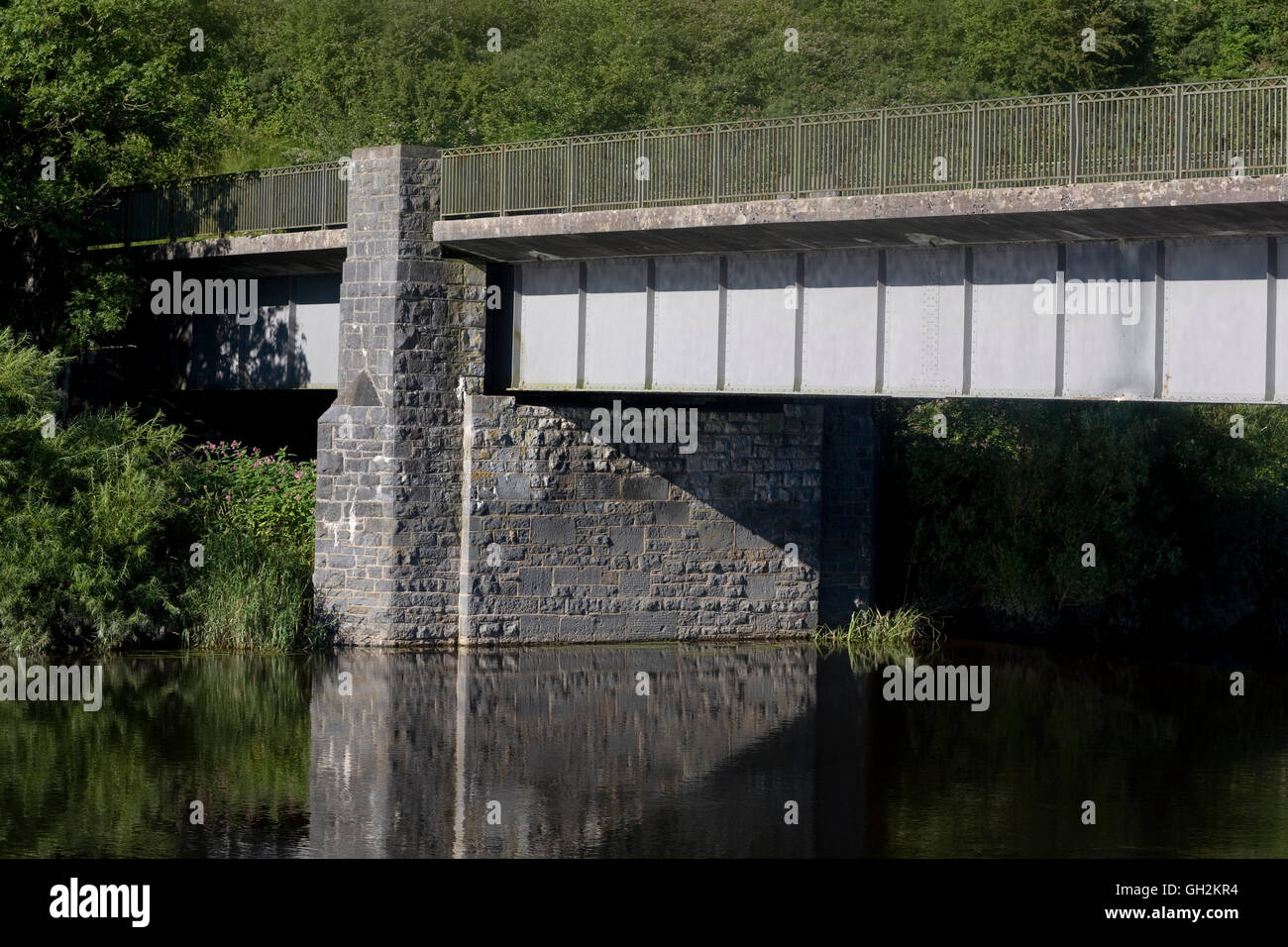 B4297 road bridge hi-res stock photography and images - Alamy
