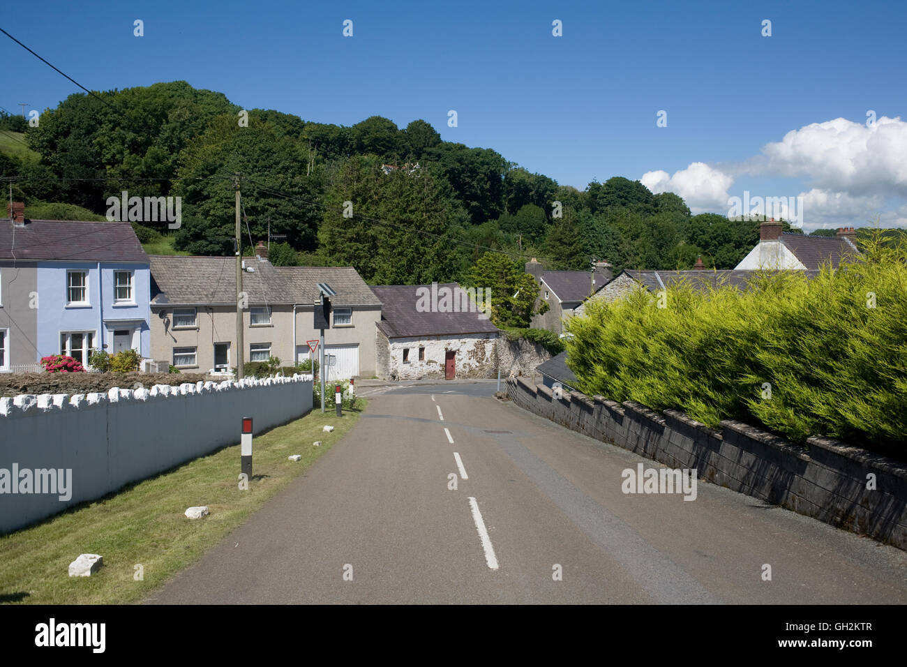 Llansteffan village hi-res stock photography and images - Alamy