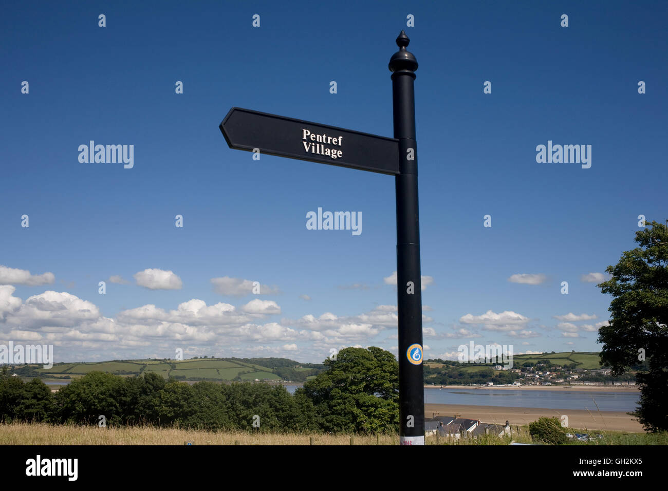Llansteffan village hi-res stock photography and images - Alamy