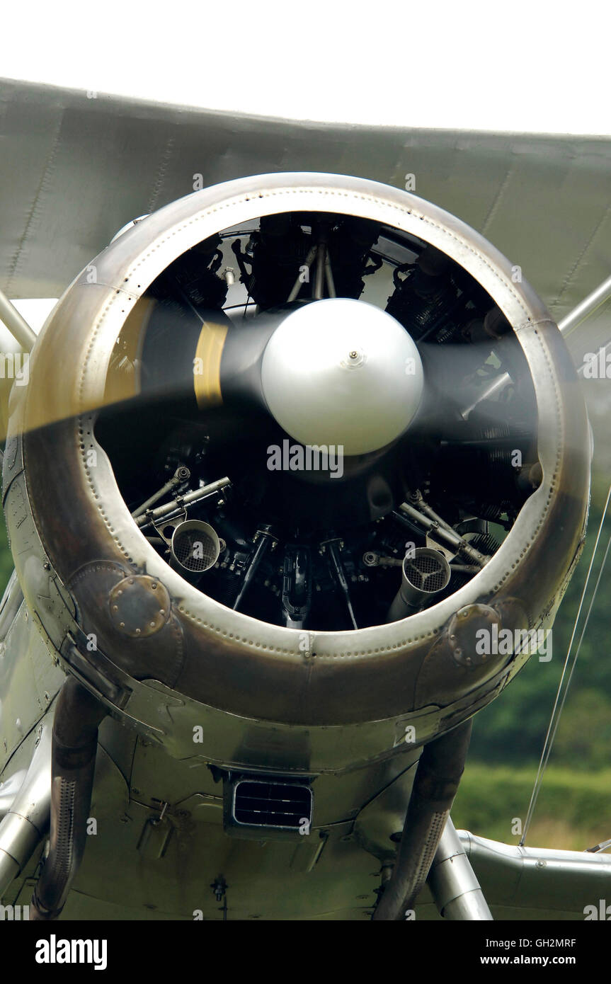 Vintage plane propeller hi-res stock photography and images - Alamy