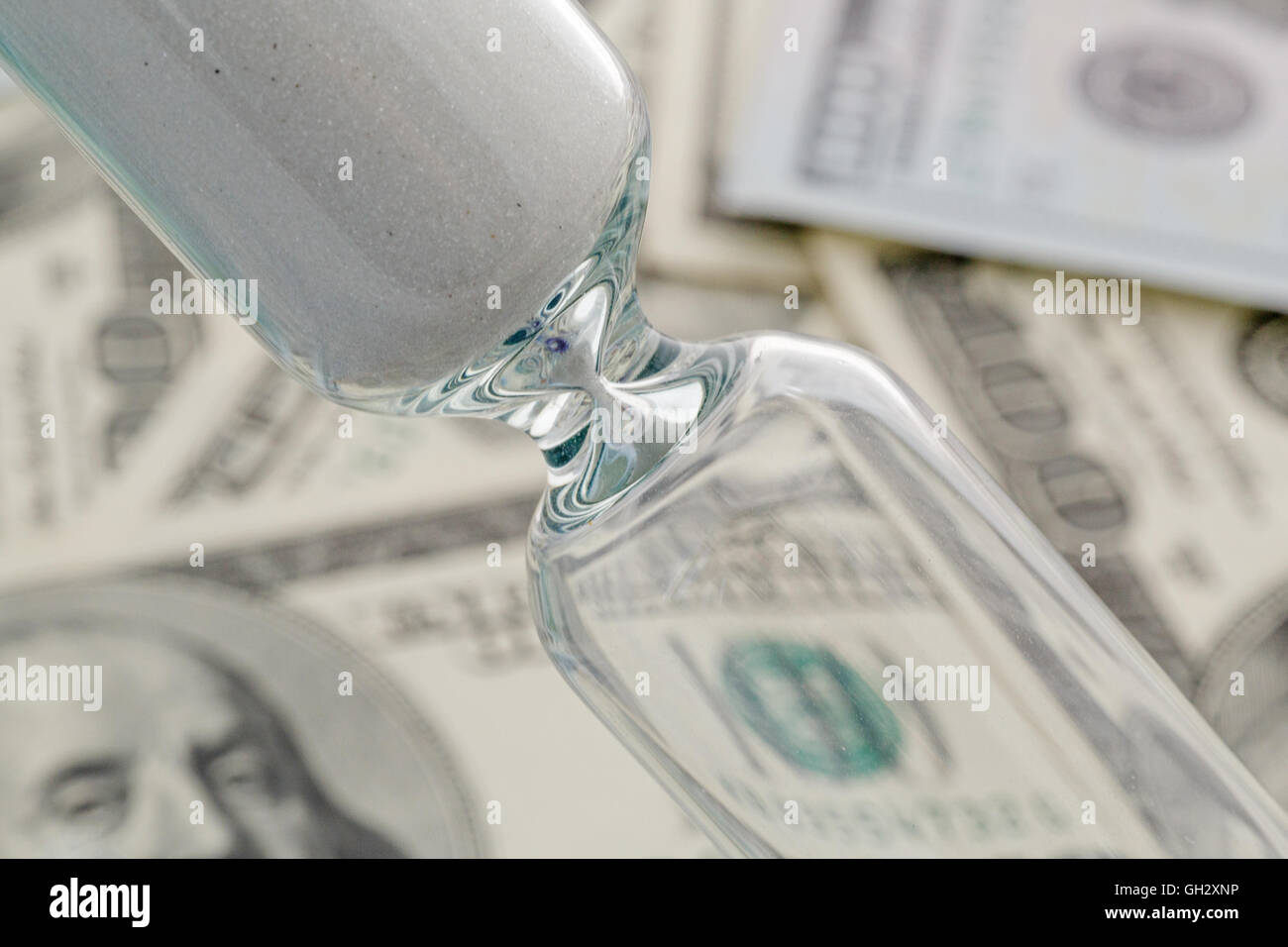 Sand clock hi-res stock photography and images - Alamy