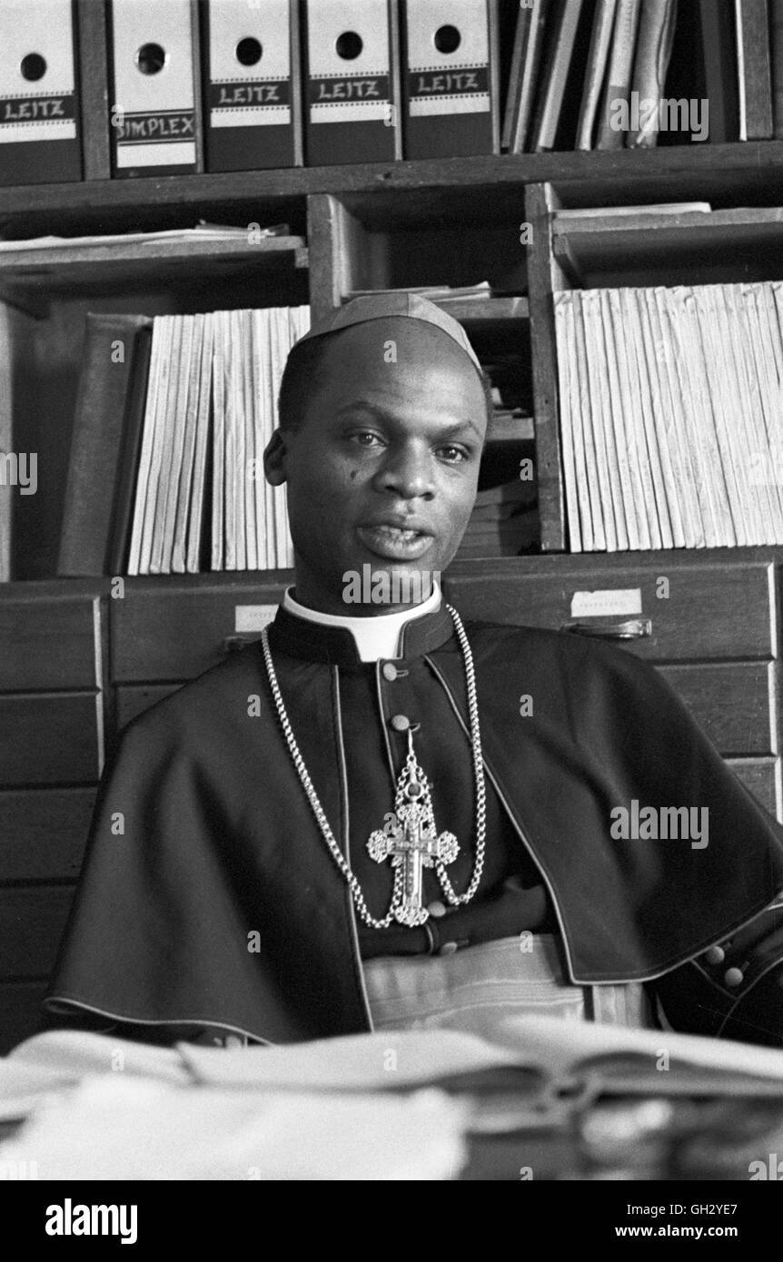 Cardinal Priest High Resolution Stock Photography and Images - Alamy