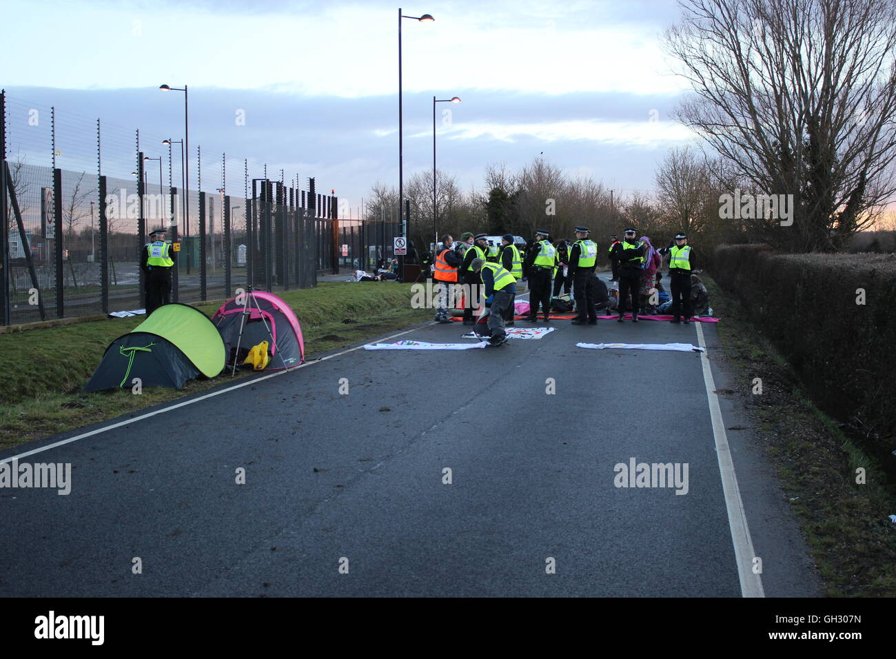 AWE ALDERMASTON AGAINST ATOMIC WEAPONS - TRIDENT - PROTESTERS GATHER AT ...