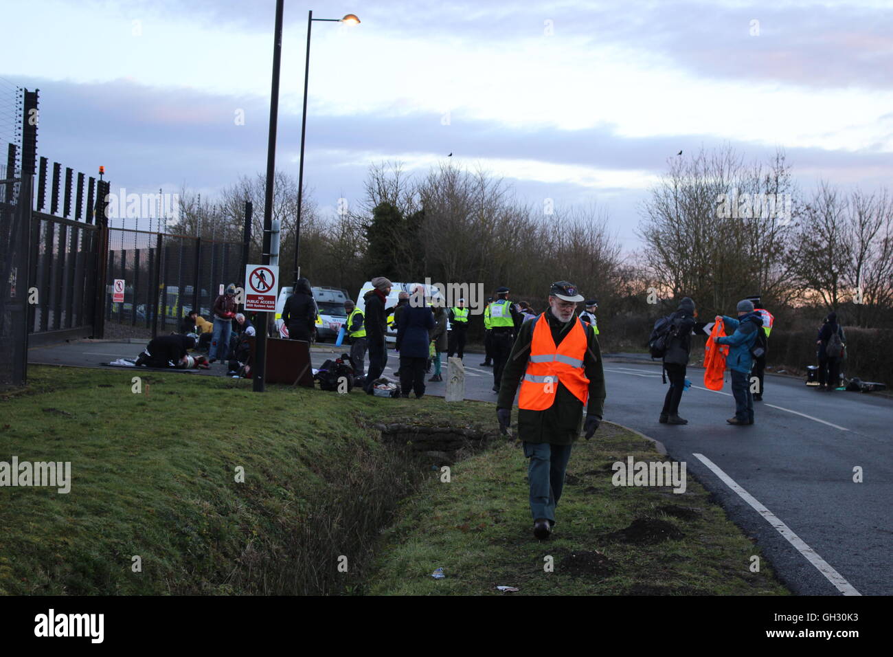 AWE ALDERMASTON AGAINST ATOMIC WEAPONS - TRIDENT - PROTESTERS GATHER AT ...