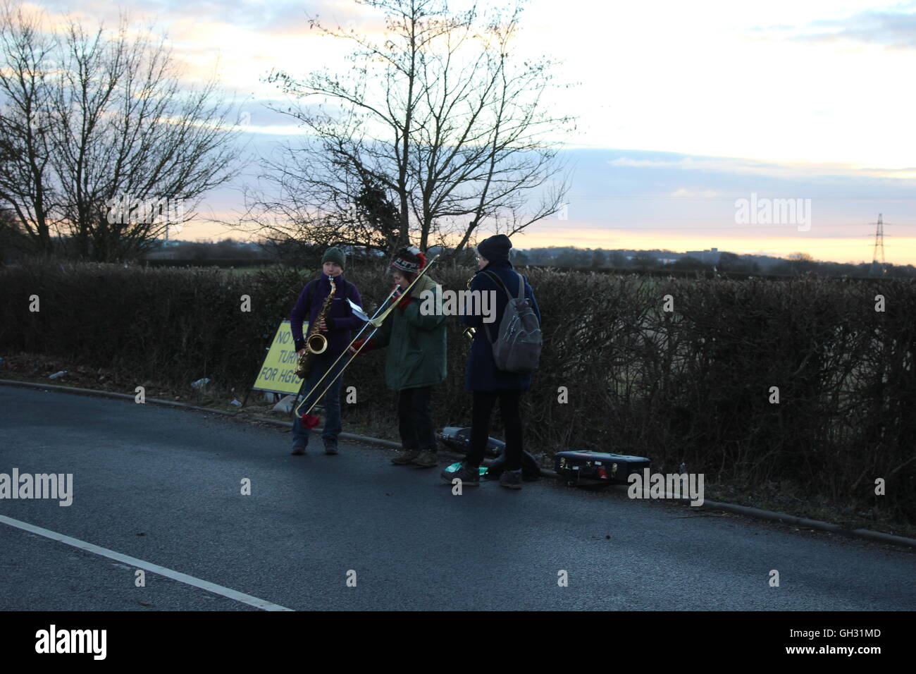 AWE ALDERMASTON AGAINST ATOMIC WEAPONS - TRIDENT - PROTESTERS GATHER AT ...