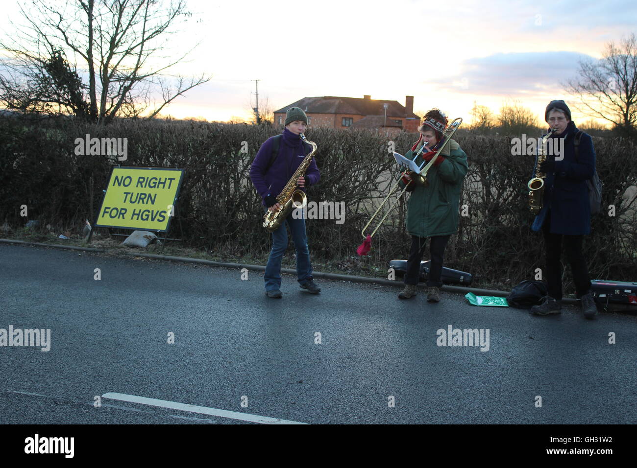 AWE ALDERMASTON AGAINST ATOMIC WEAPONS - TRIDENT - PROTESTERS GATHER AT ...