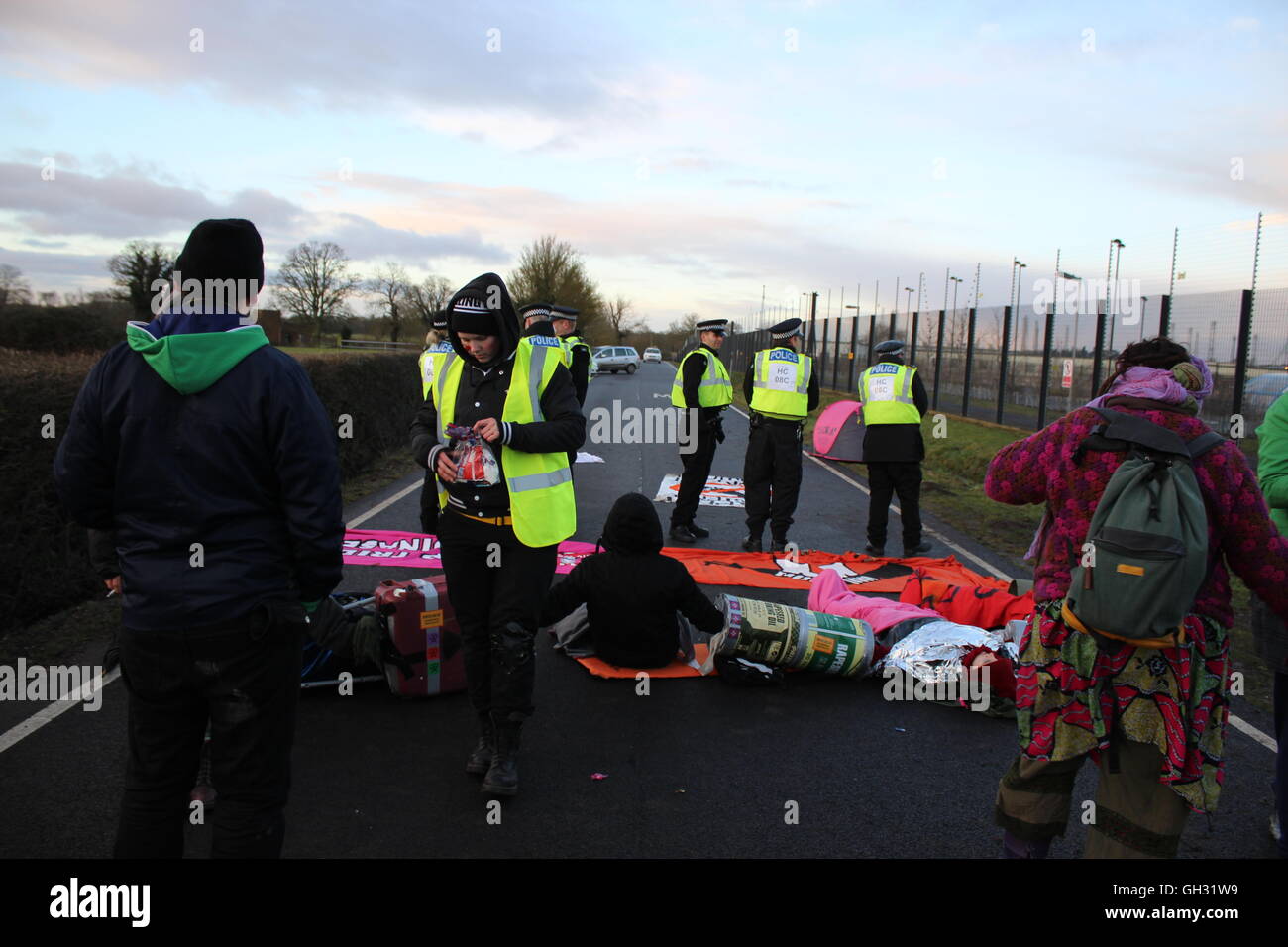 AWE ALDERMASTON AGAINST ATOMIC WEAPONS - TRIDENT - PROTESTERS GATHER AT ...