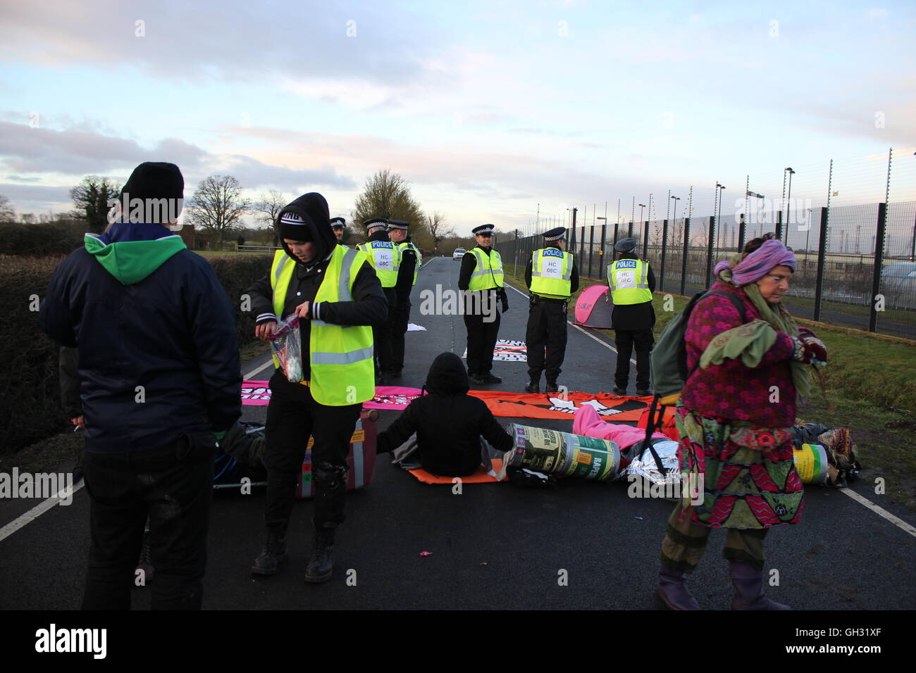 AWE ALDERMASTON AGAINST ATOMIC WEAPONS - TRIDENT - PROTESTERS GATHER AT ...