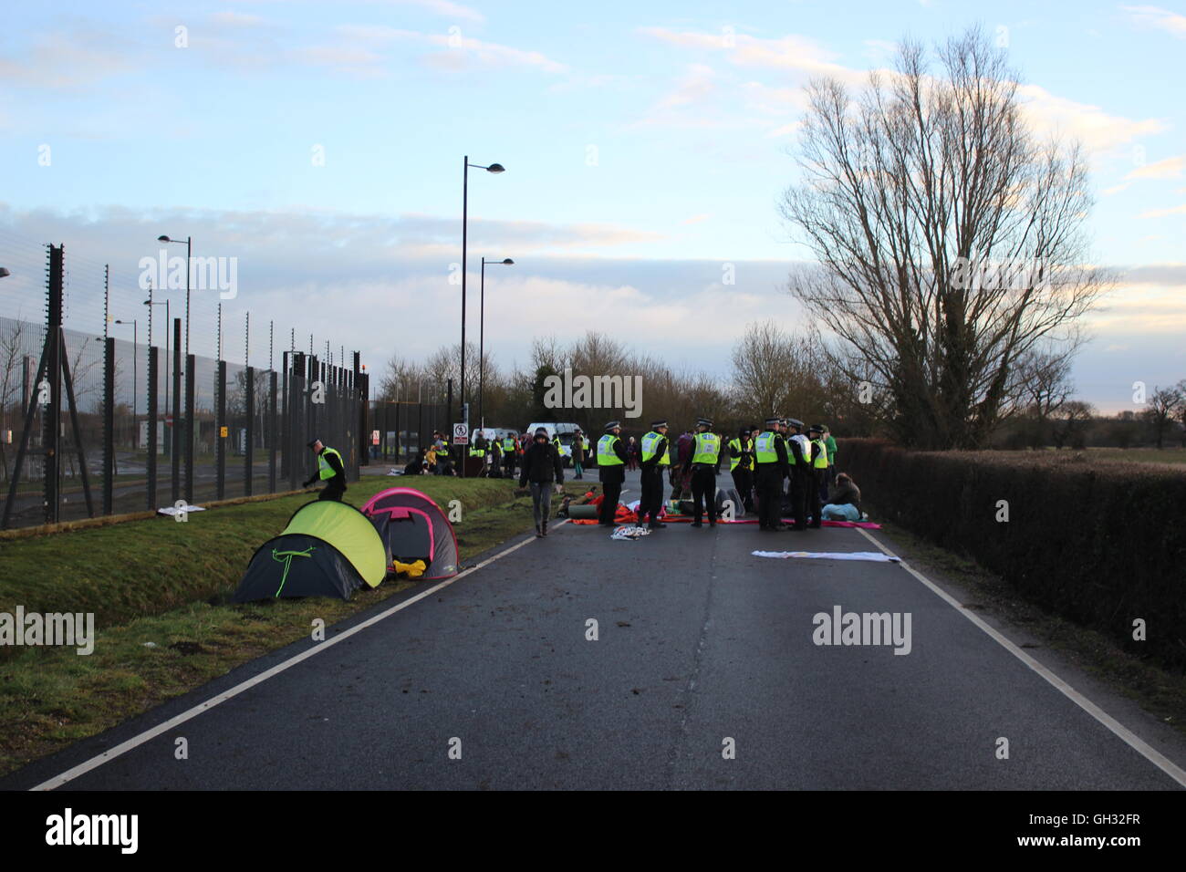 AWE ALDERMASTON AGAINST ATOMIC WEAPONS - TRIDENT - PROTESTERS GATHER AT ...