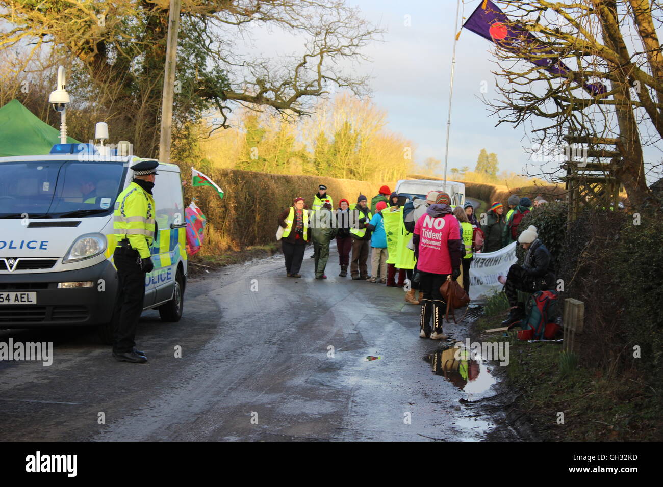 AWE ALDERMASTON AGAINST ATOMIC WEAPONS - TRIDENT - PROTESTERS GATHER AT ...