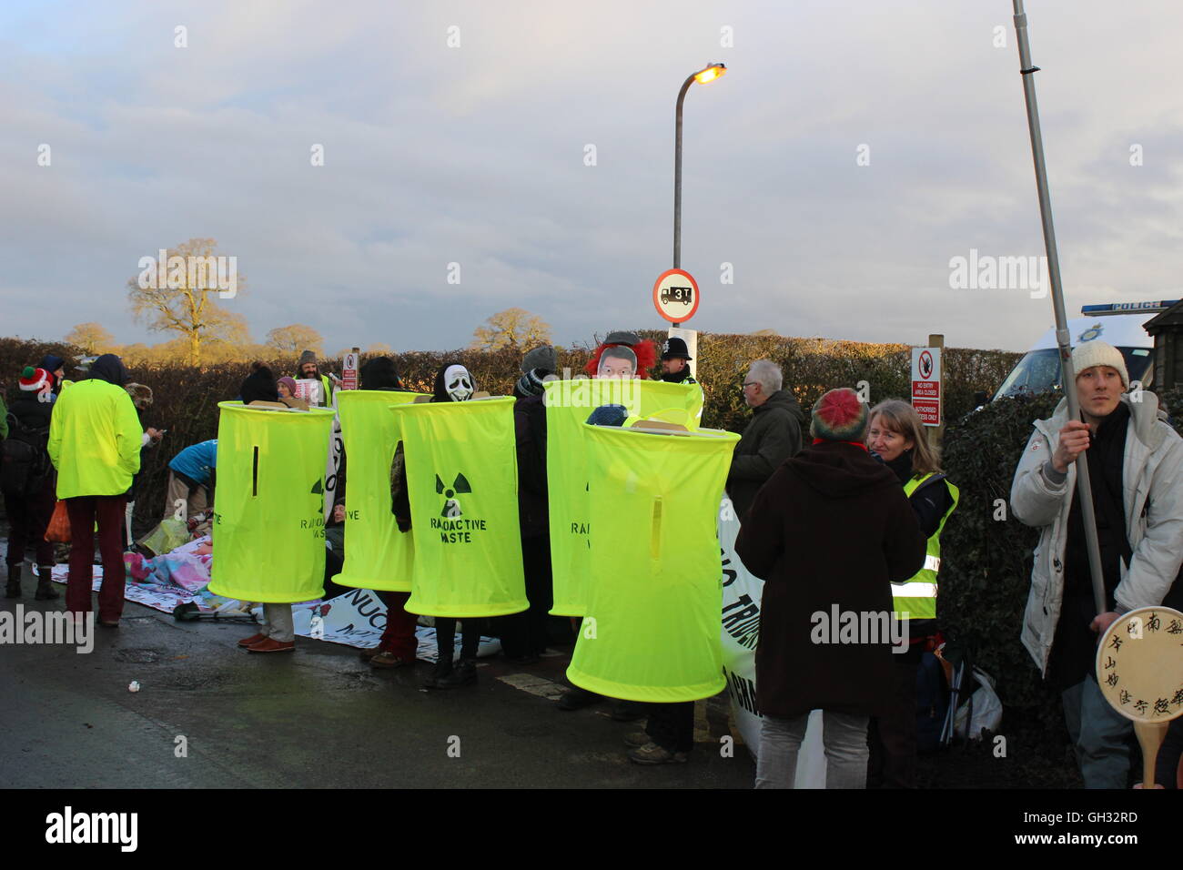 AWE ALDERMASTON AGAINST ATOMIC WEAPONS - TRIDENT - PROTESTERS GATHER AT ...