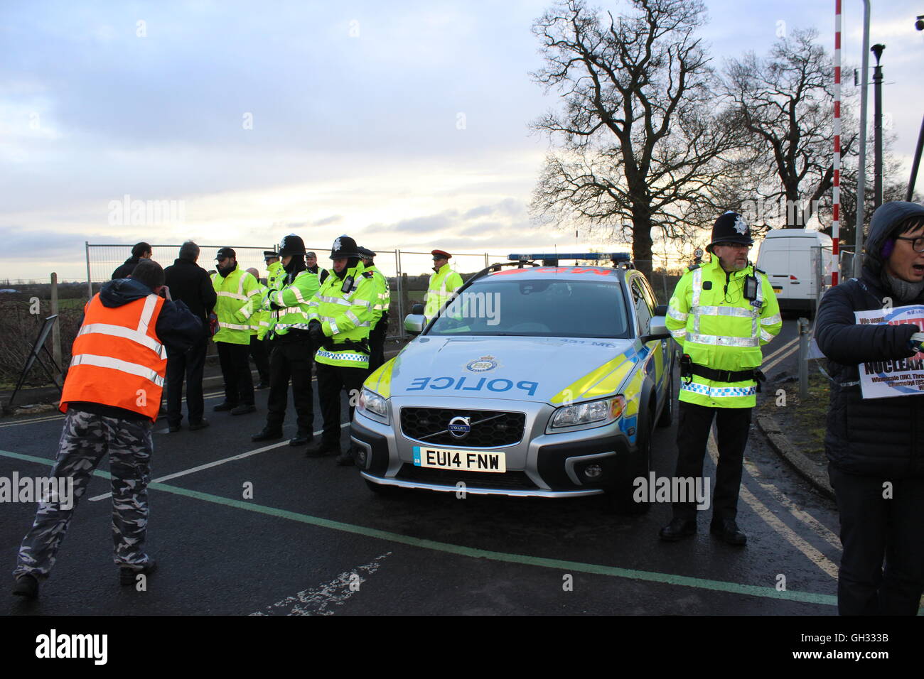 AWE ALDERMASTON AGAINST ATOMIC WEAPONS - TRIDENT - PROTESTERS GATHER AT ...